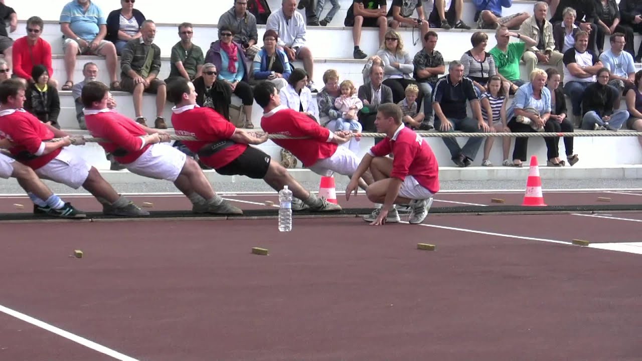 La force basque à St Pée - YouTube