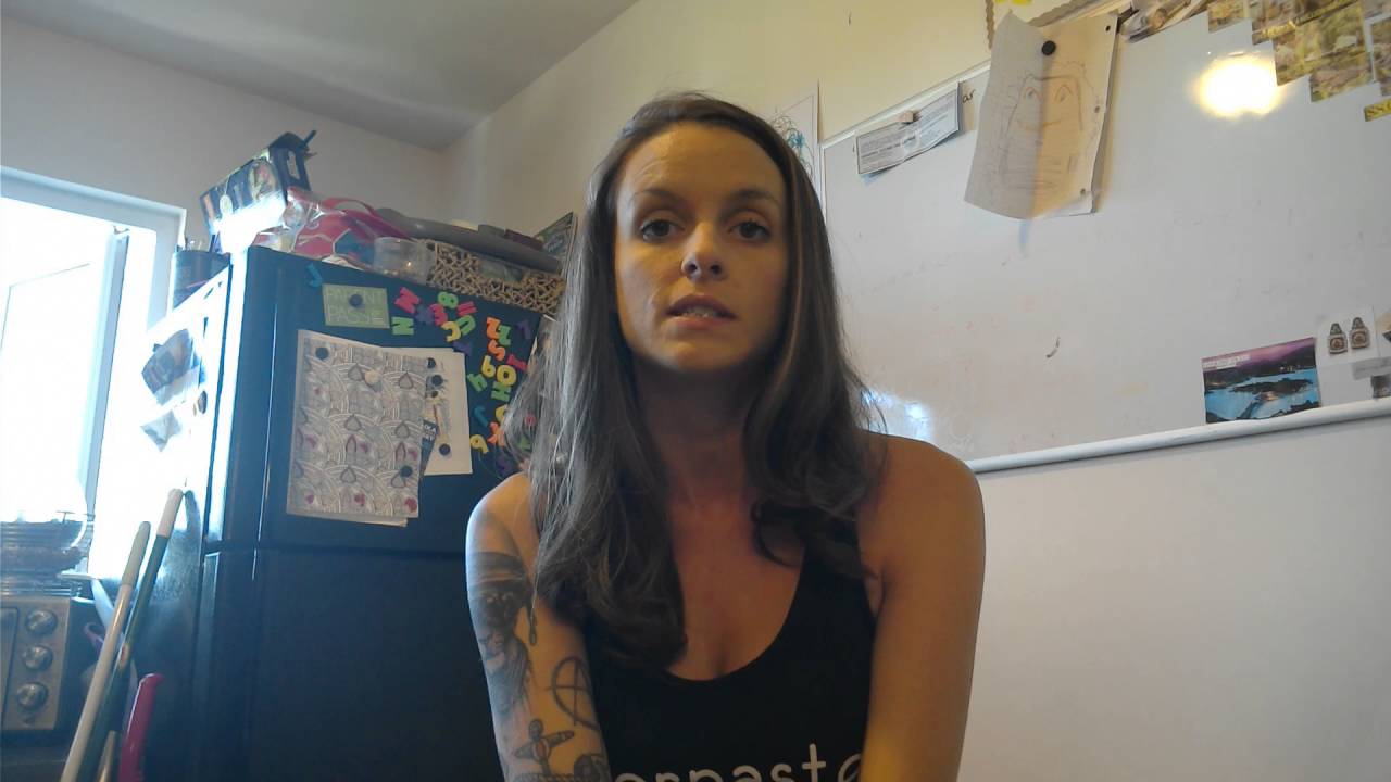 Chelsea Lyons Kent Explains Why She Gave The Middle Finger During DNC ...