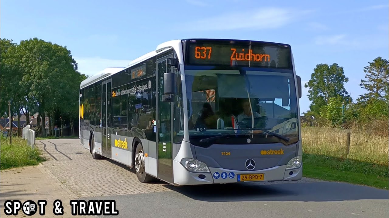 Citaro C2 LE rijdt door Munnekezijl, als lijn 637 naar Zuidhorn / Qbuzz ...