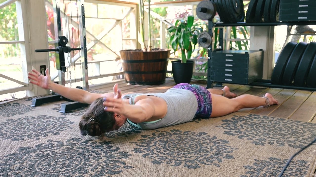 Prone Y Raises - YouTube