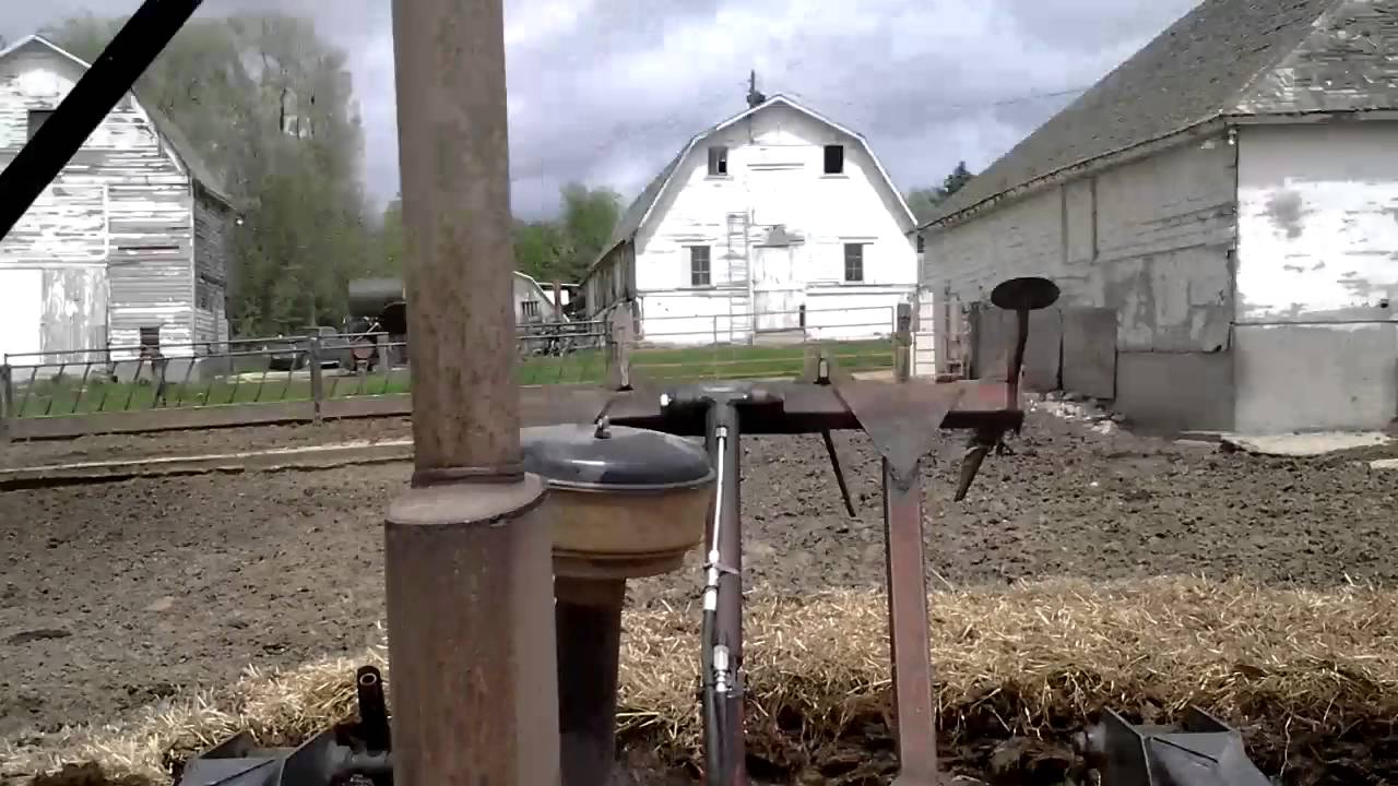 Loading manure 6080 Allis - YouTube