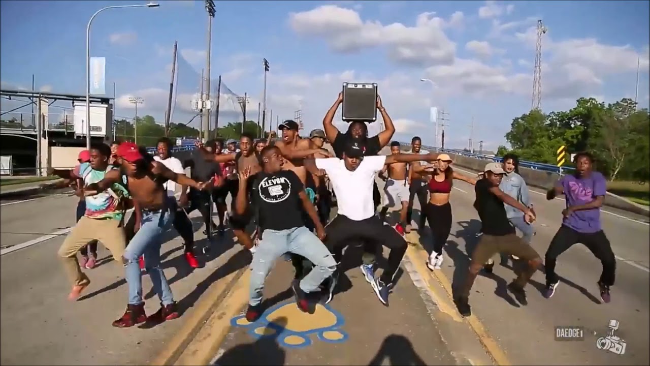 aqua road in a nutshell - YouTube