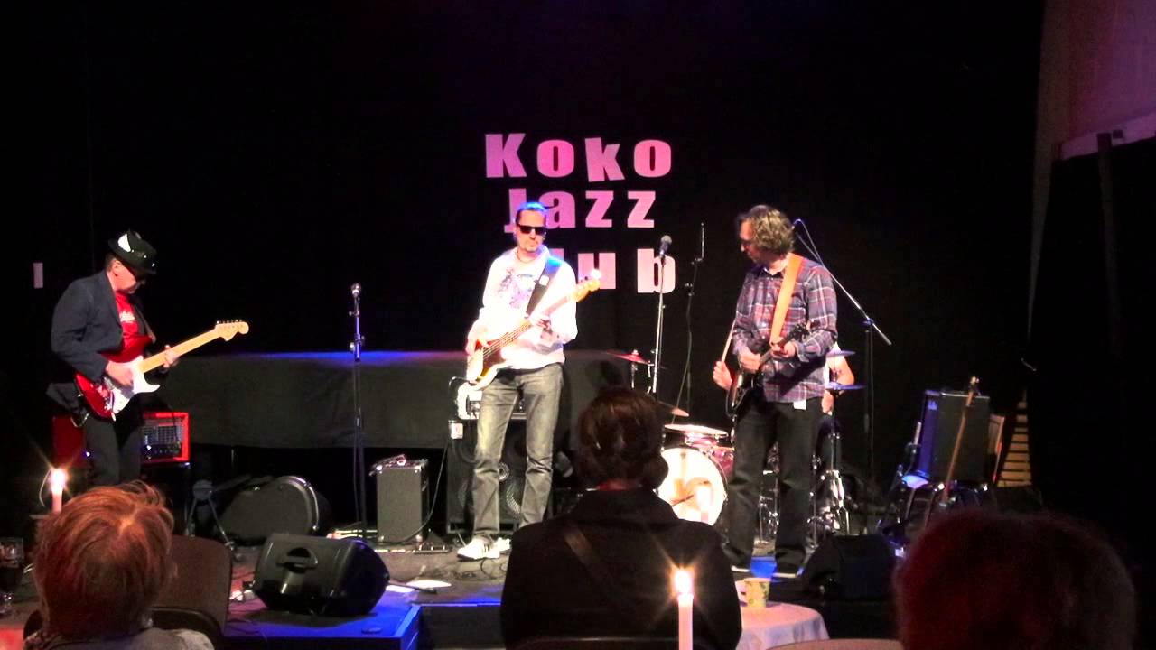 The Lost Cosmonauts - Intro (Funk jam) - YouTube