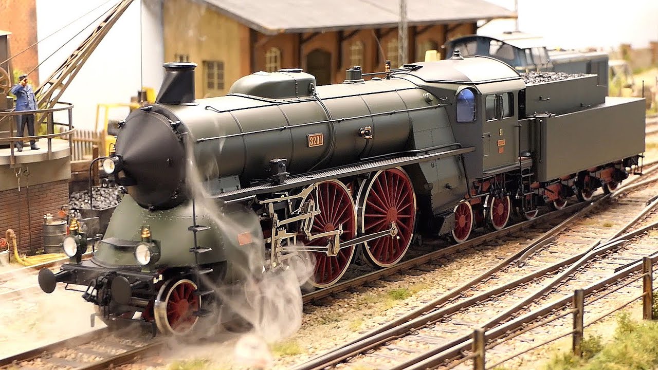 Probefahrt Bayerische S 2/6 auf KM1-Hausmesse 2022 - 1:32 Spur 1 Handmuster Rekord-Dampflok ...