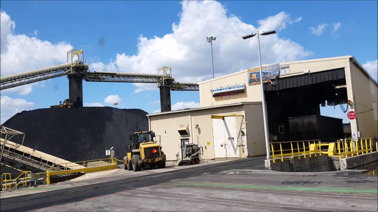 Coal Car Dumped as Cat D10T Dozer Stockpiles 40,000 Tons - YouTube