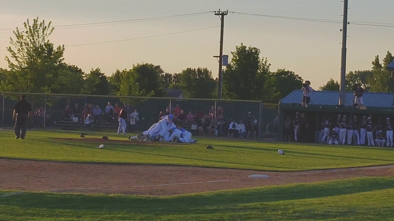 Blaine Bengals 2018 MN Section 7AAAA Champions! - YouTube