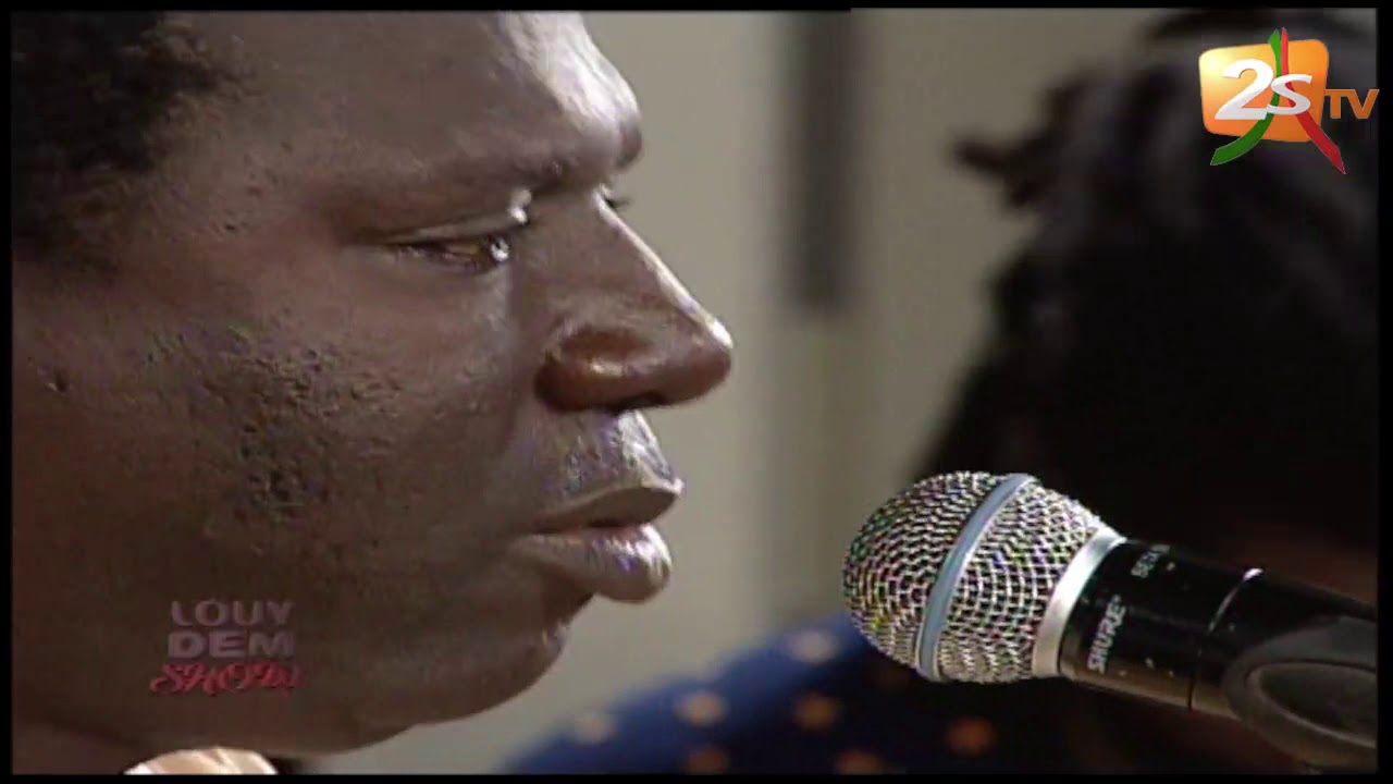 FALLOU DIENG EN LIVE SUR LE PLATEAU DE LOUY DEM SHOW - YouTube