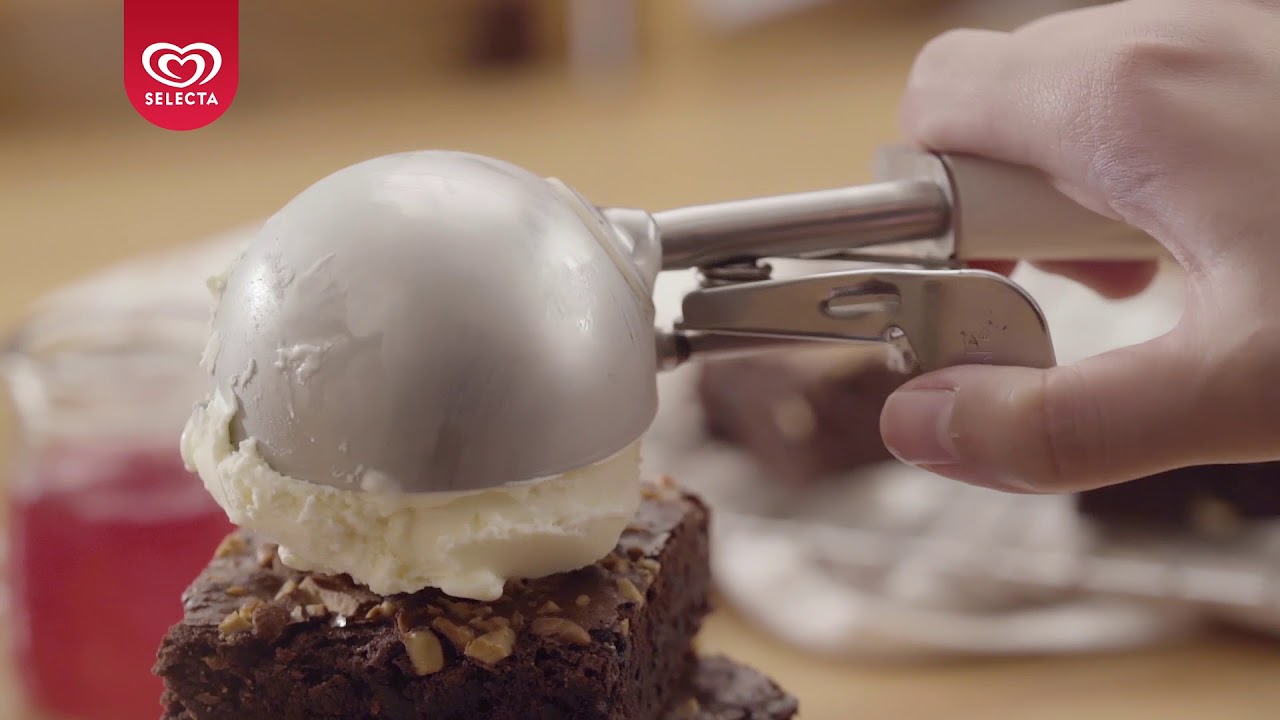 Selecta Super Thick, Super Easy Recipes - Brownie Ala Mode - YouTube