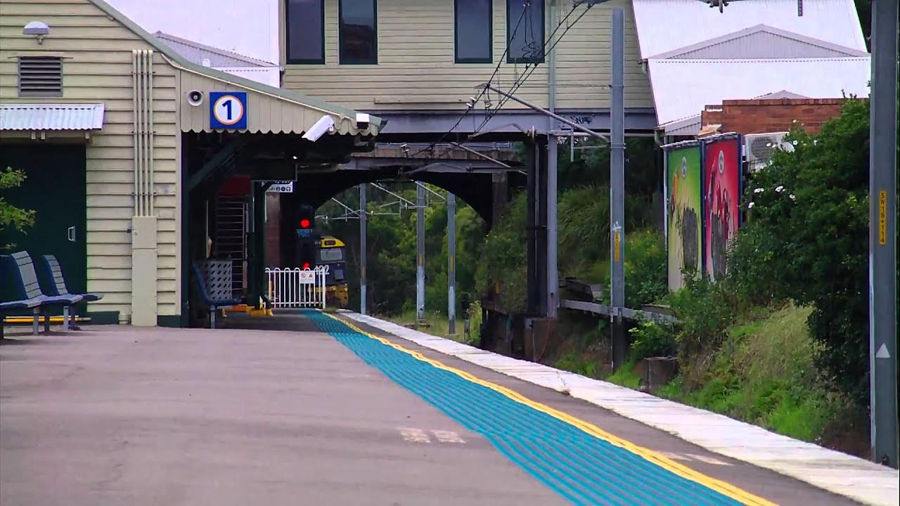81 and two 48's Through Penshurst Station - YouTube