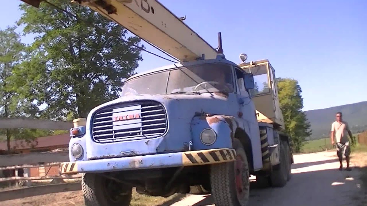 Transporting the old Tatra crane... - YouTube