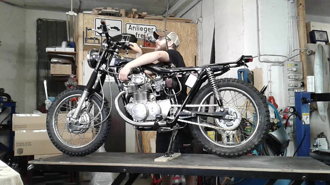 Honda CB 250 Scrambler First Start after rebuild - YouTube