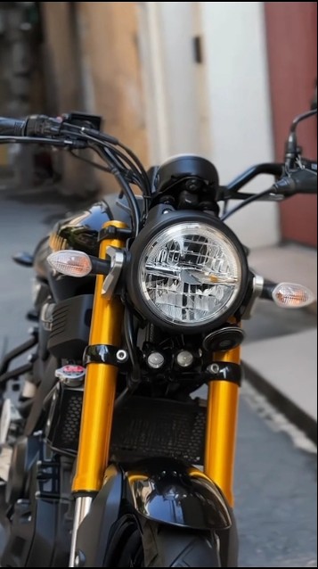 2025 YAMAHA XSR 155 BLACK METALLIC ELEGANCE - YouTube
