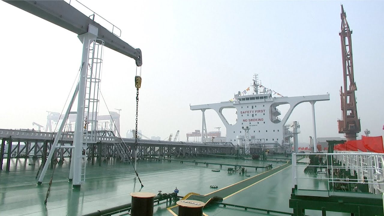 World's first energy saving crude oil carrier debuts in China - YouTube