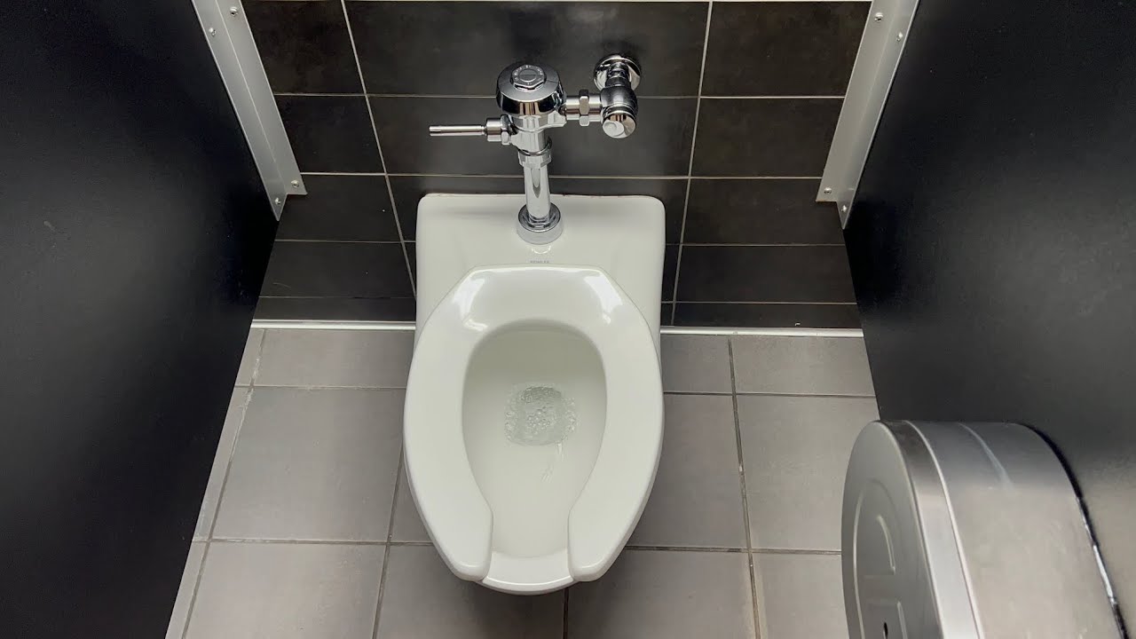 Round1 Mens Restroom 5/19/2023 - YouTube