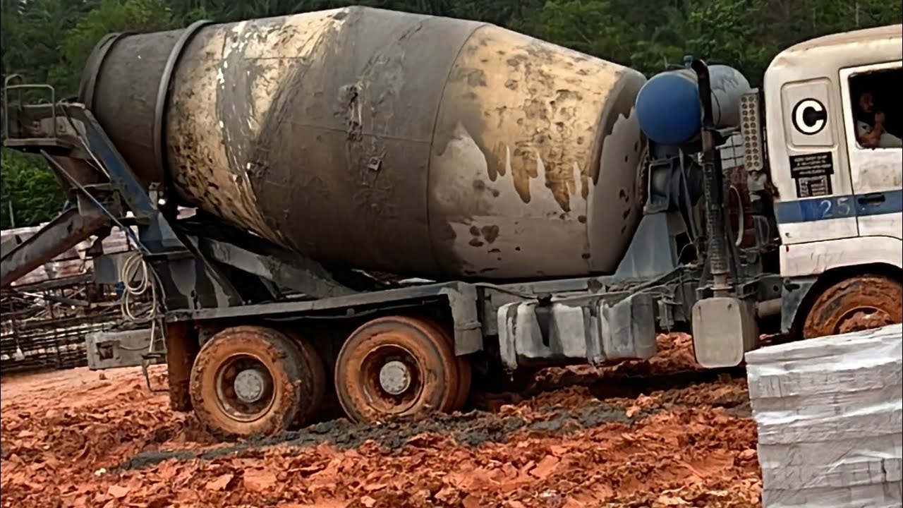 Concrete mixer stuck in mud. Part 2 - YouTube