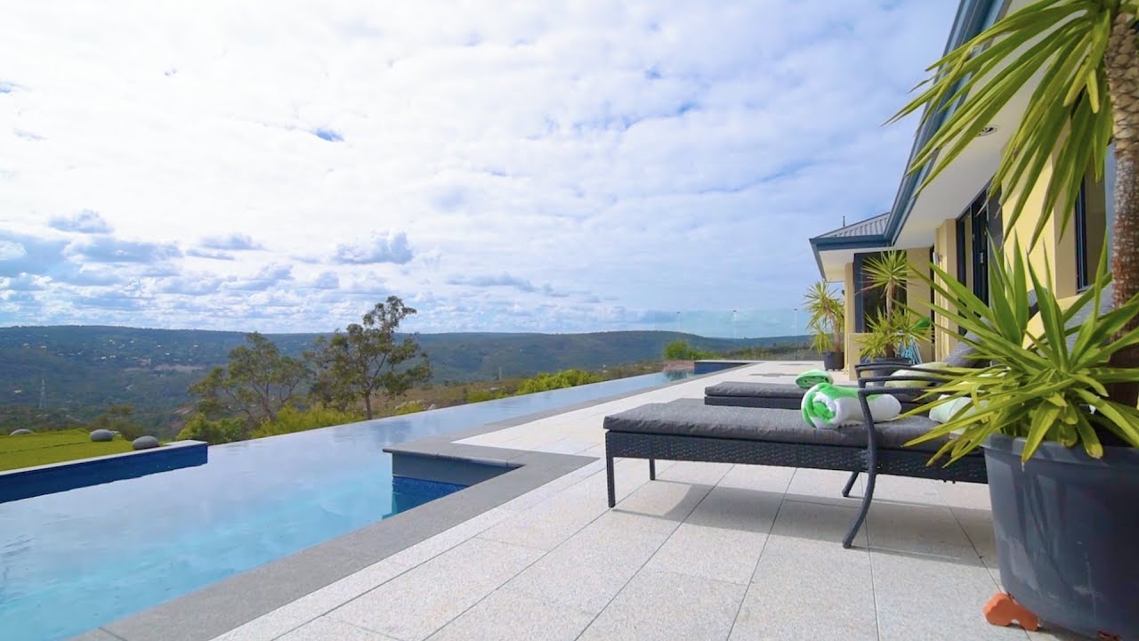 Crib Creative presents 20 Ocean View Parade, Gooseberry Hill - YouTube