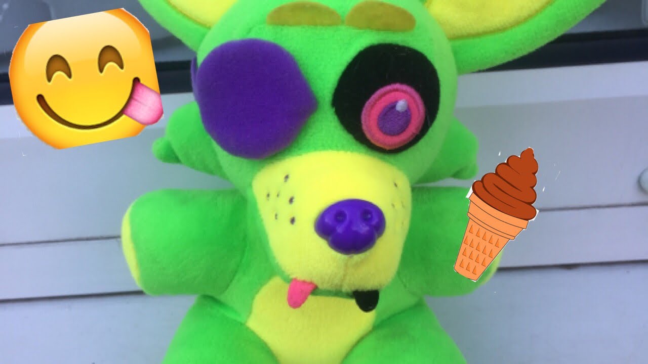 Foxy eats an ice cream for the first time. A Jess’s World Blooper - YouTube
