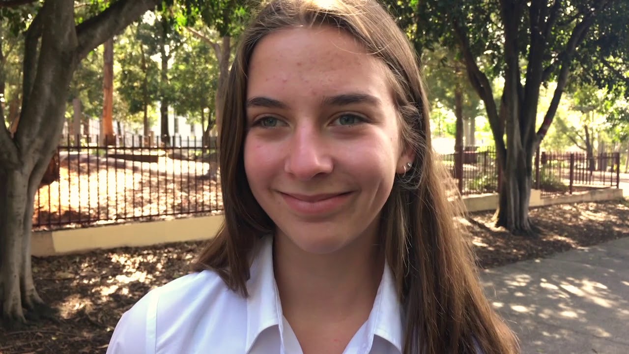 An insight into the world of a deaf teen - YouTube