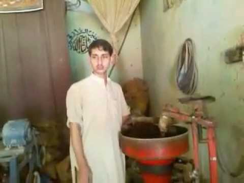 NASWAR /snuff / making machine - YouTube