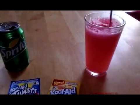 How to make strawberry kiwi kool aid sprite drink - YouTube