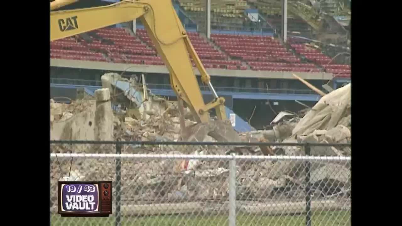 Throwback video: The demolition of Cleveland Municipal Stadium: 'It's ...