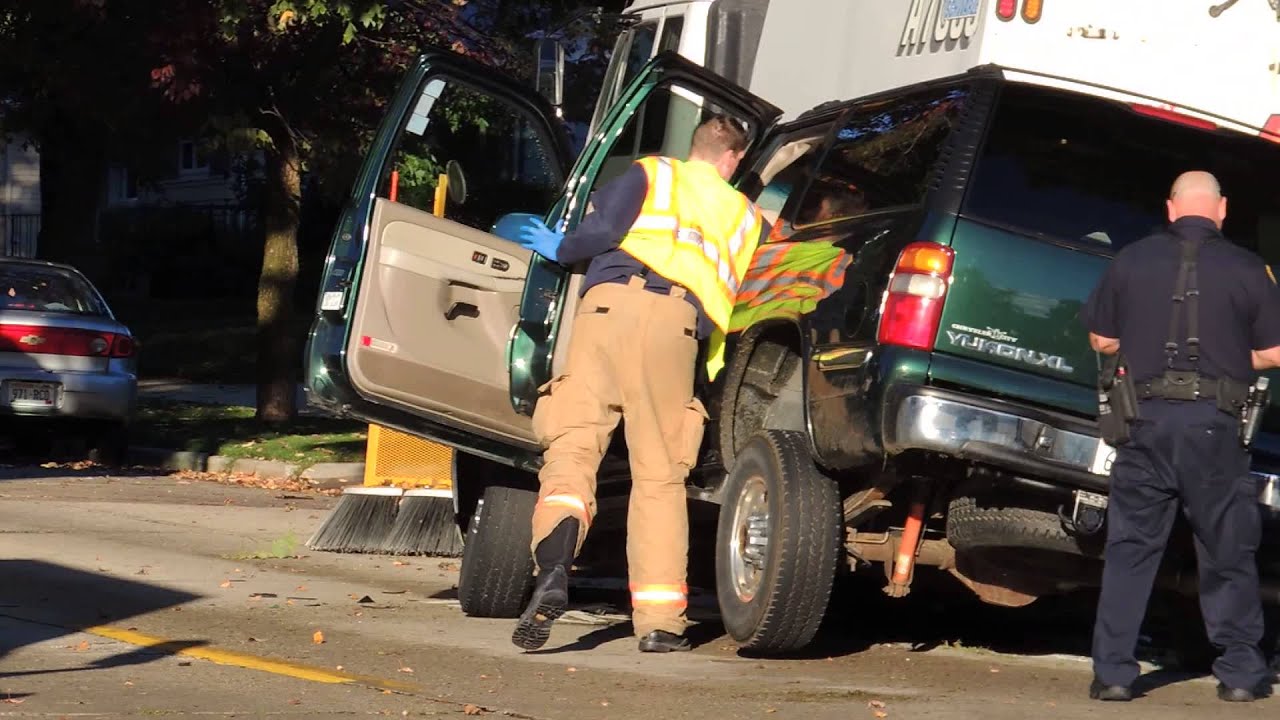 Crash involving street sweeper in Sheboygan on October 7, 2013 - YouTube