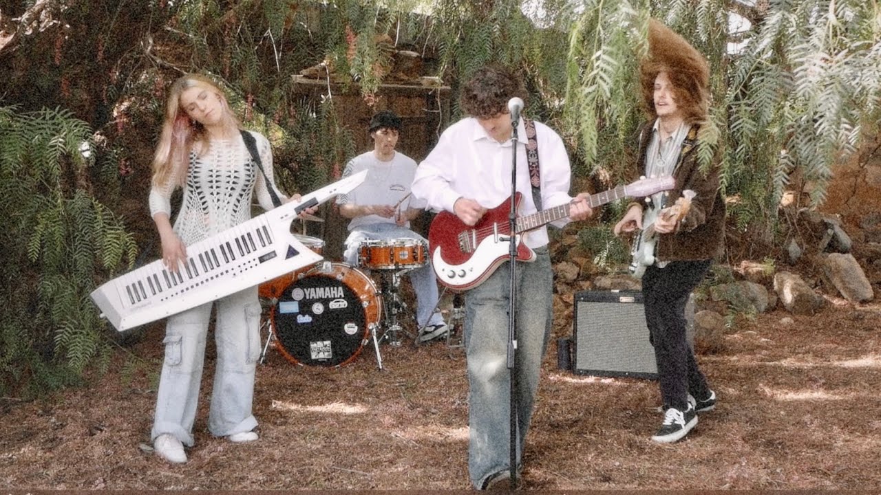 Destinezia- Easy On Me (Official Visualizer) - YouTube