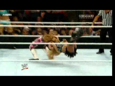Bridging Butterfly Suplex Nattie Neidhart - YouTube