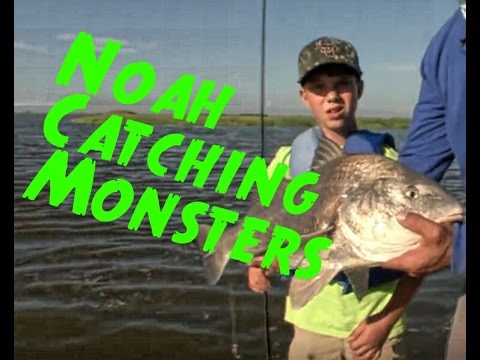 Fishing for Red Fish and Drum With Cracked Crab - YouTube