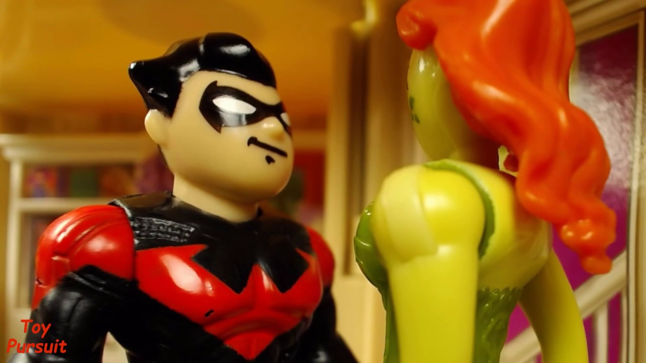 Imaginext Poison Ivy and Nightwing and a Nosy Visitor at the House Toy ...