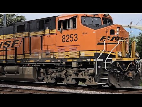 BNSF 8253 east intermodal in Placentia. Old Town Placentia in the background. - YouTube