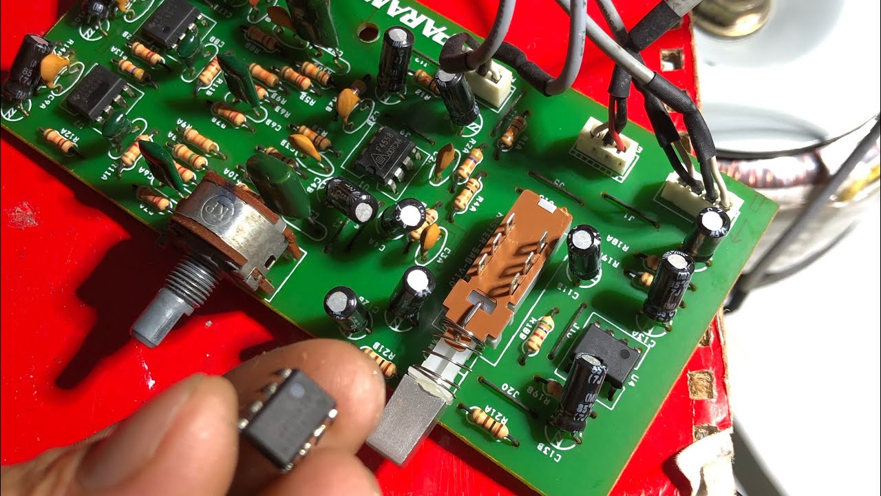 Sữa ampli Paramax bị sôi tiếng khi mở volume master lên mà chưa cho ...