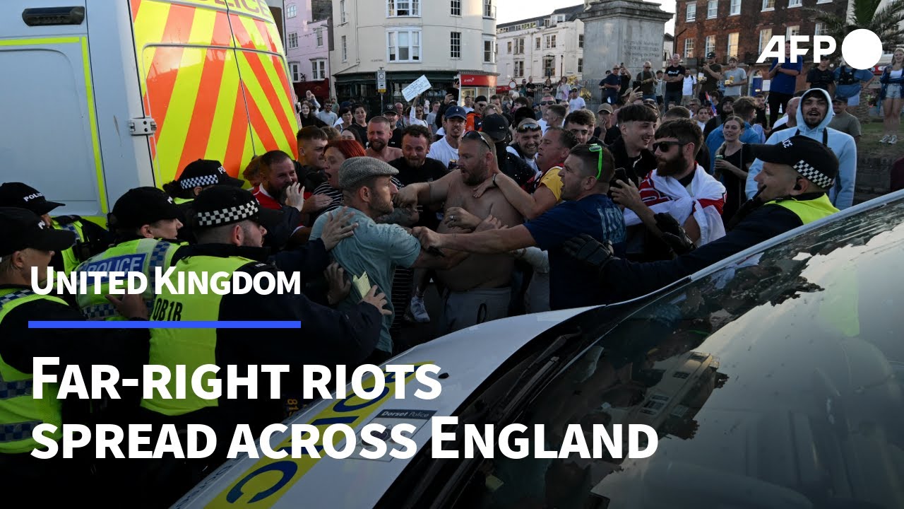 Far-right rioters clash with police during protests across UK cities ...