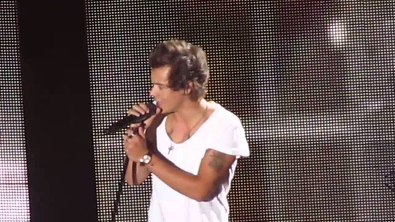 One Direction- Rock Me LIVE - YouTube