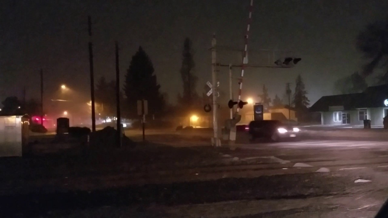 BNSF 7102 SB with a great P5 Part 1 of 2 - YouTube