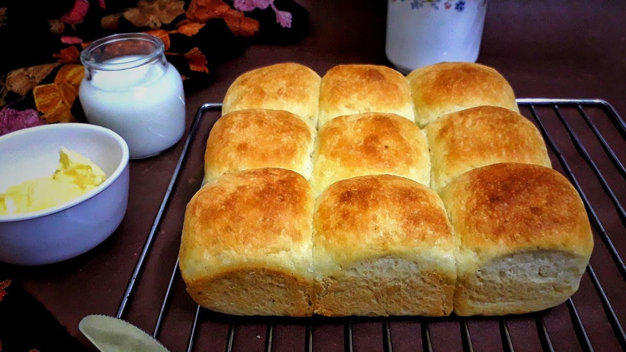 Ladi Pav /Homemade Pav / Eggless Pav Bun / Dinner Rolls - YouTube