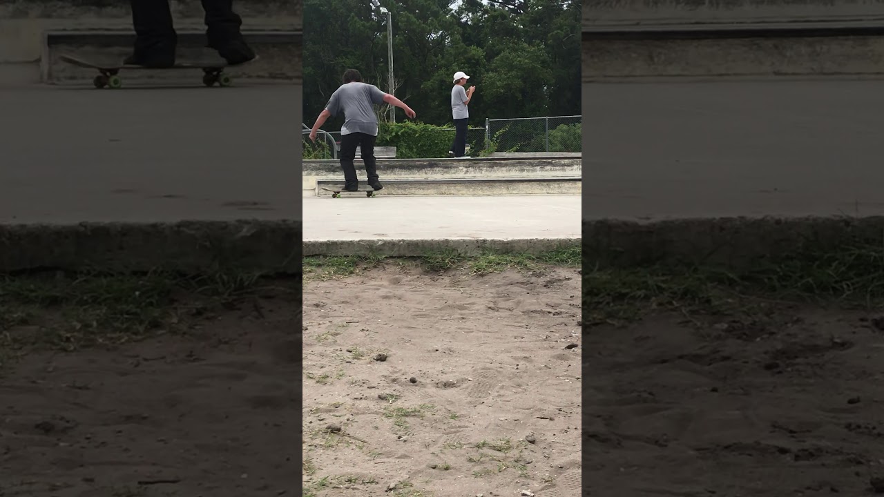 Fakie front grind - YouTube