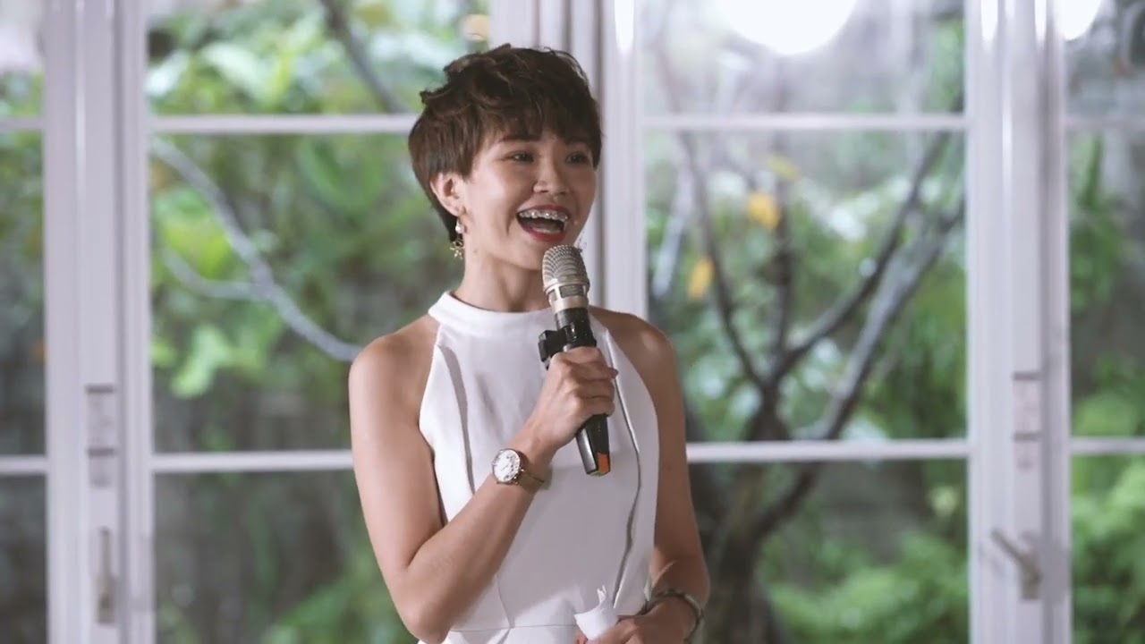 [ Ruby Chen | 故事造境師 Storyteller ] Enya 婚紗秀主持 - YouTube