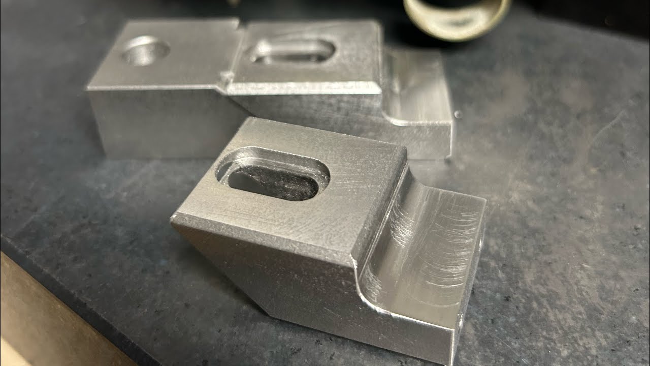 Come fare Tenditori a profilo basso per fresa - Part 1 - Making a Low ...