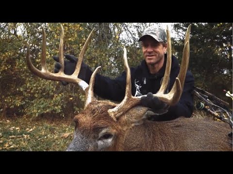 Bill Winke Leans on Ozonics to Kill a Monster Iowa Buck - YouTube