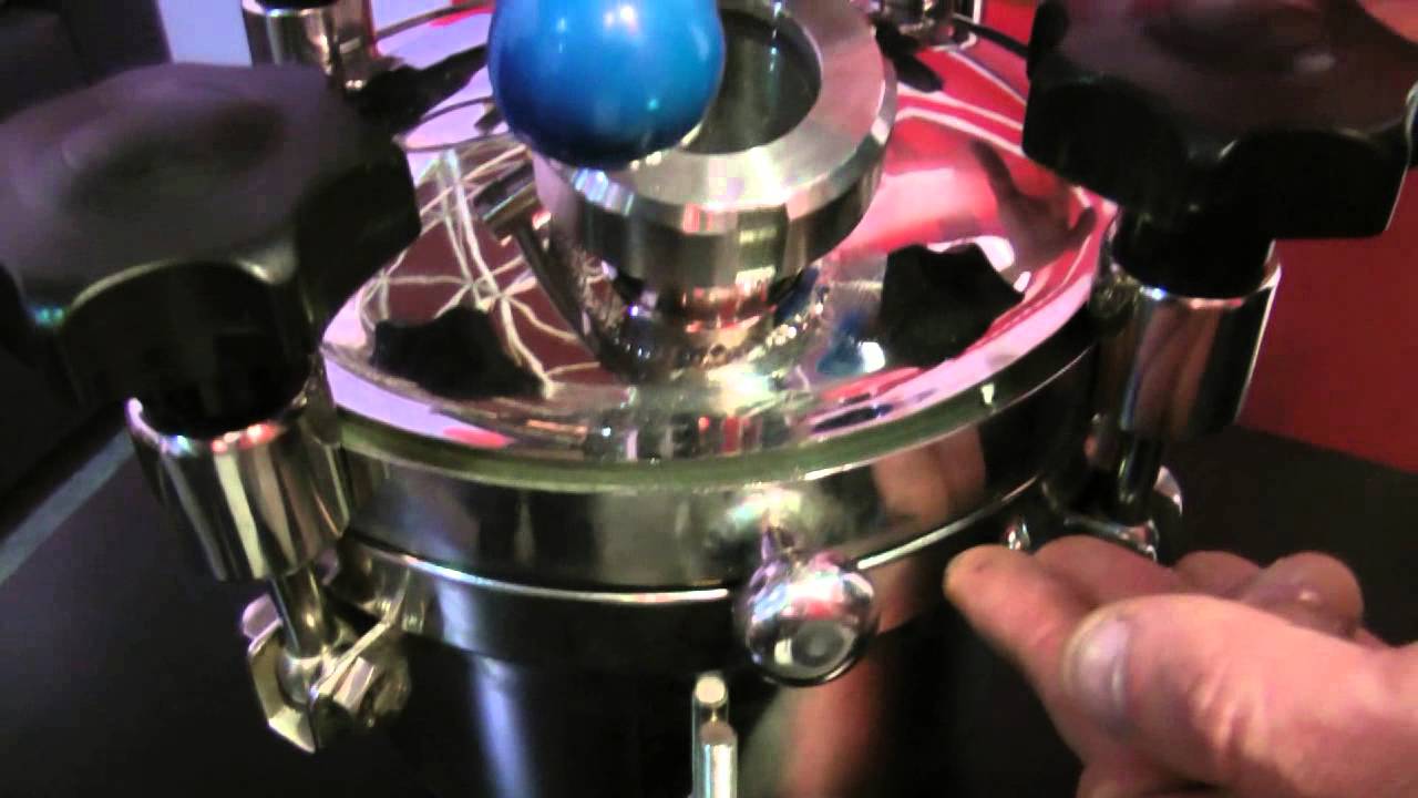 Spannabis 2014 Sub Zero Butane Recovering Oil Extractor - YouTube