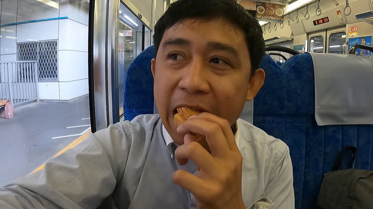 Eating inside the Train in Japan - YouTube