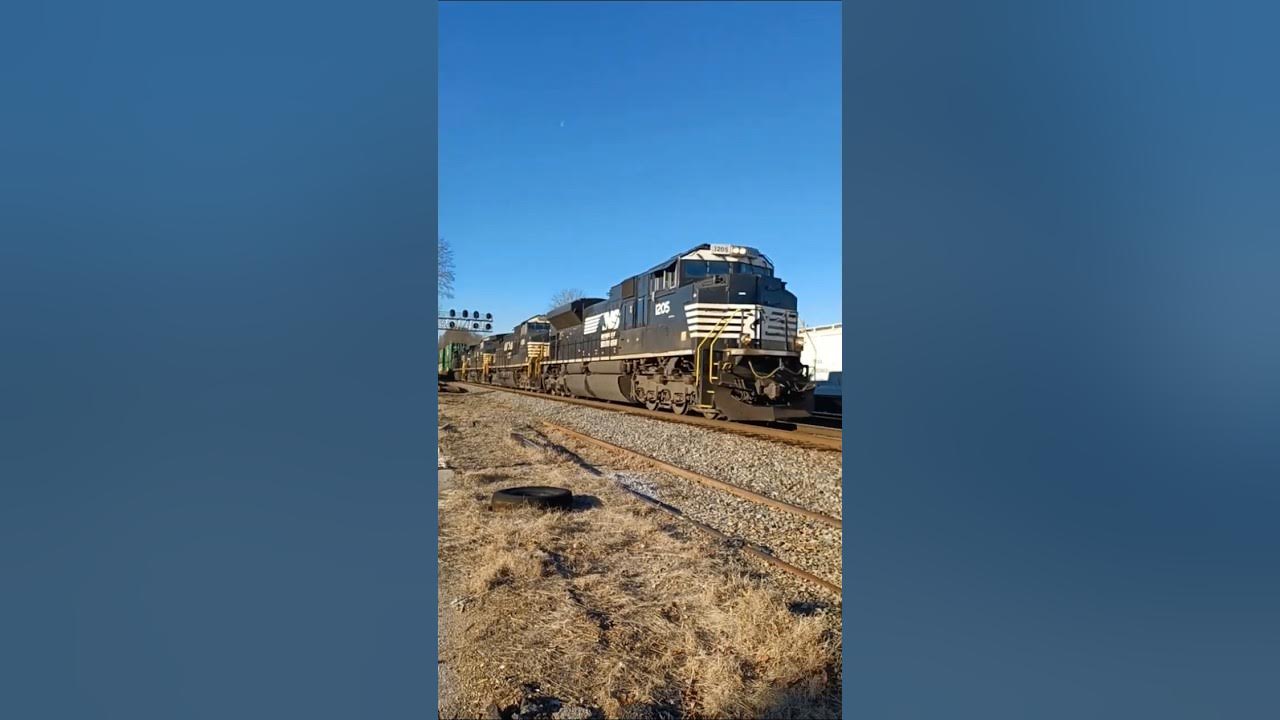 Super QUAD! EMD SD70ACe "Huge Loud Burst X2X" Norfolk Southern #1205 - #28r @rider22 - YouTube