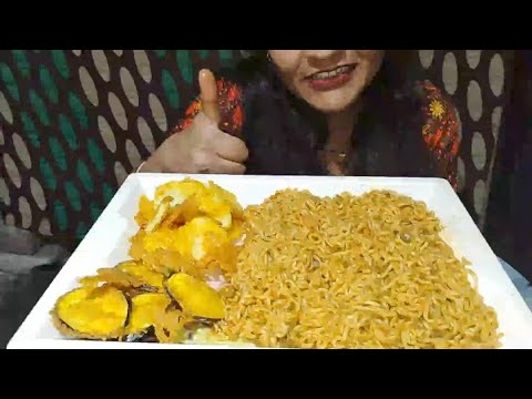 SPICY 🔥 MAGGIE NOODLES, ALOO PAKODA, BAGAN PAKODA EATING ASMR MUKBANG ...