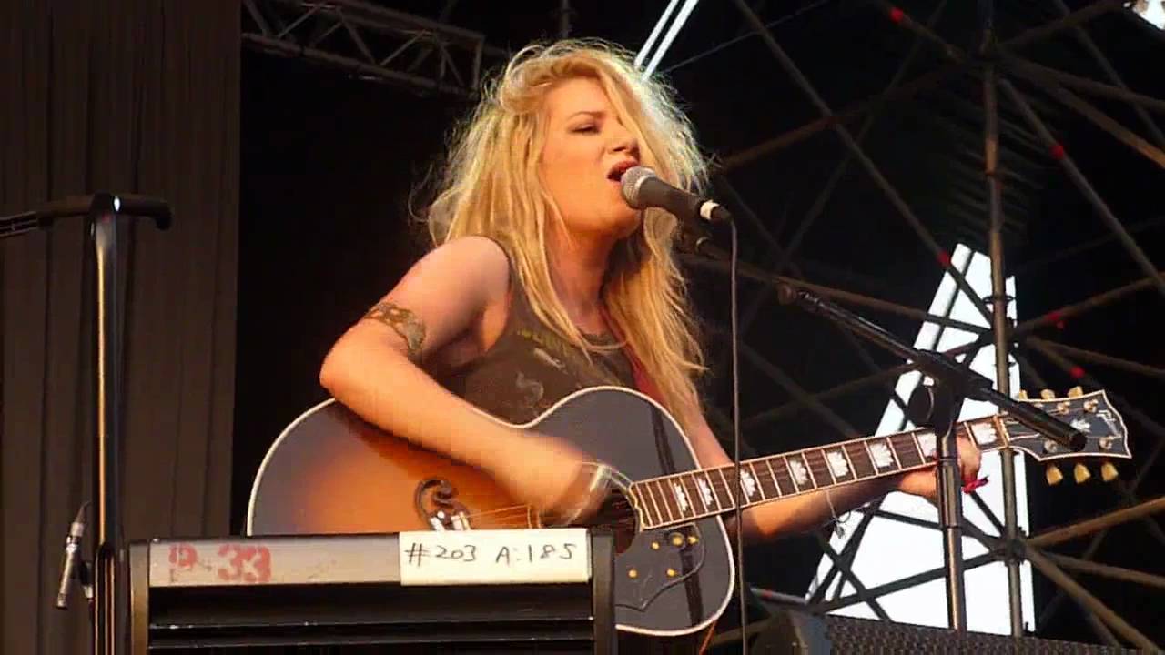 Carly Connor LIVE "Stay With Me" Milan July 21, 2010 - YouTube