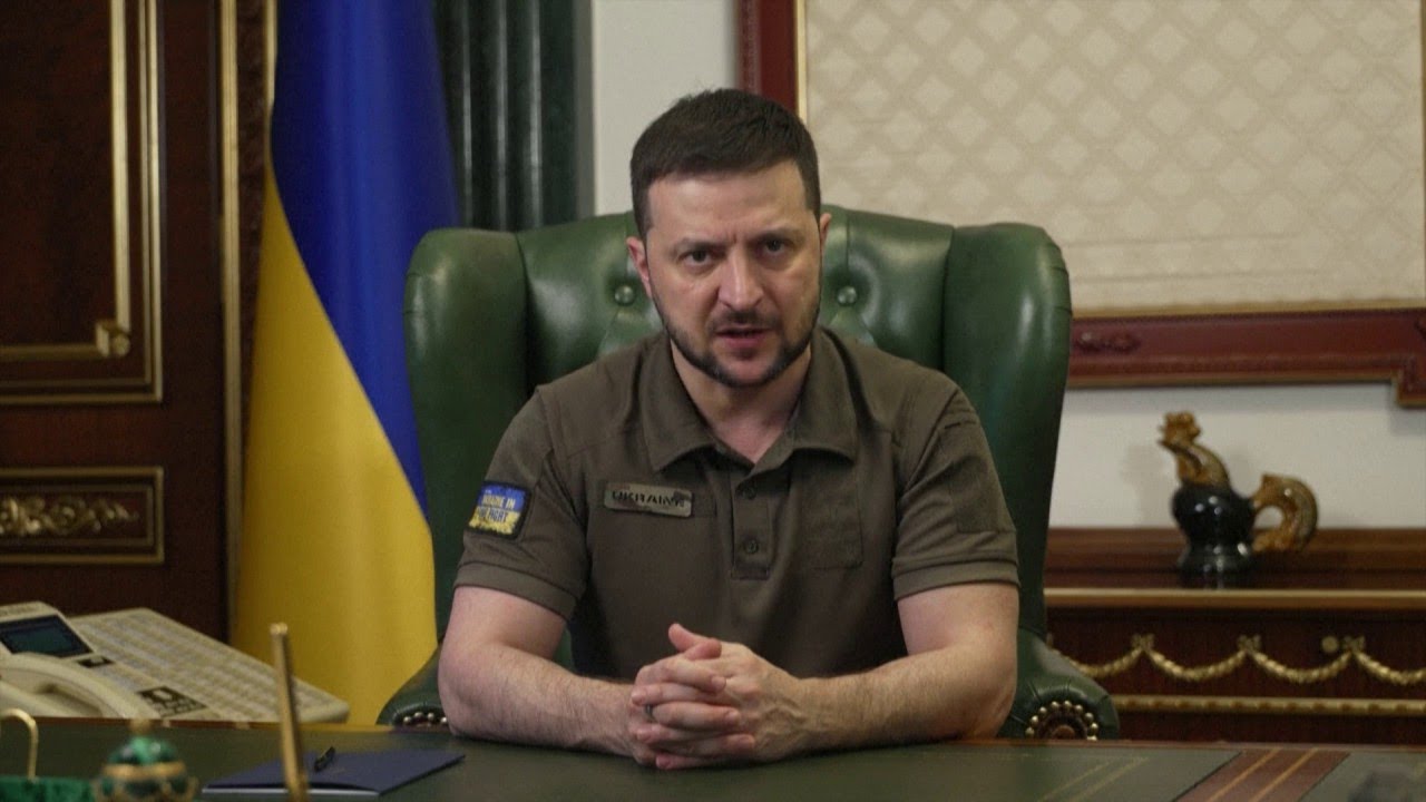 Zelenskyy honours Ukraine's first president on day of death - YouTube