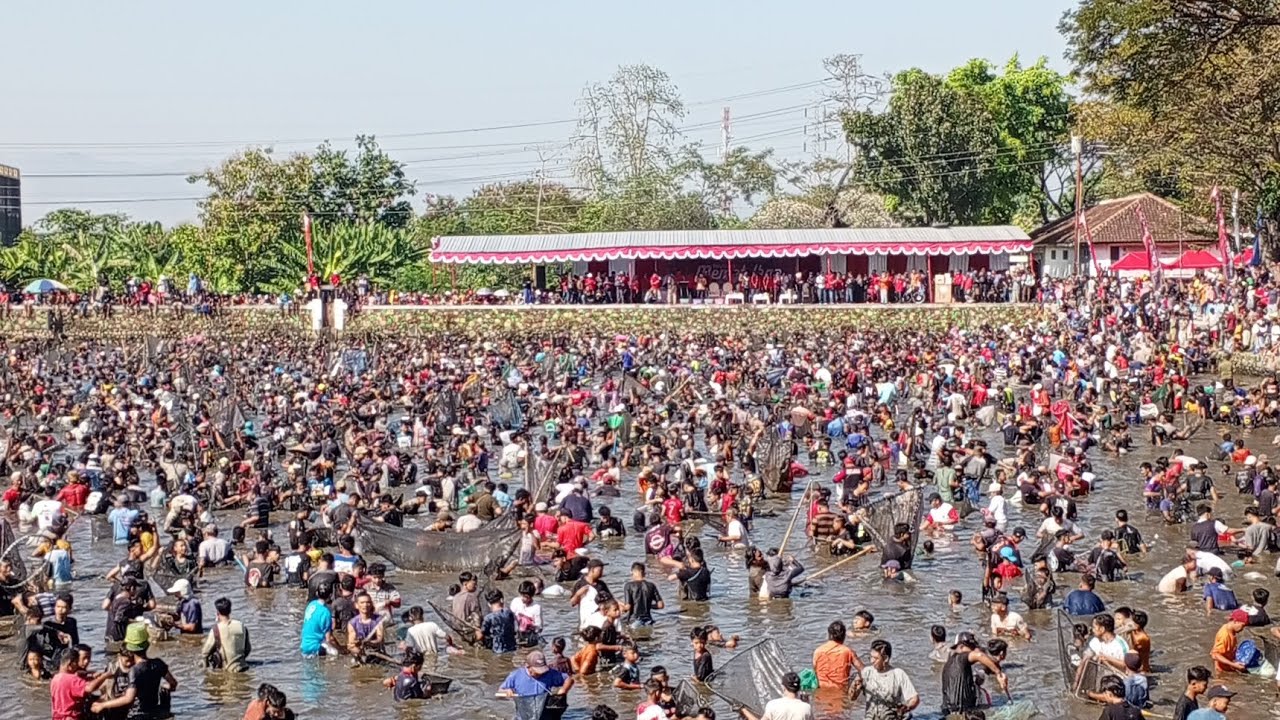 Festival Memet Ikan 2024 | Full Bludak lautan manusia #memetikan - YouTube