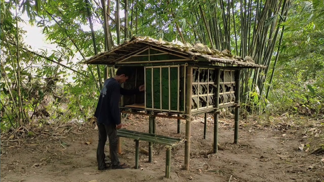 MEMBANGUN PONDOK BAMBU, ATAP DAN DINDING DAUN JATI MENGHANGATKAN DI ...