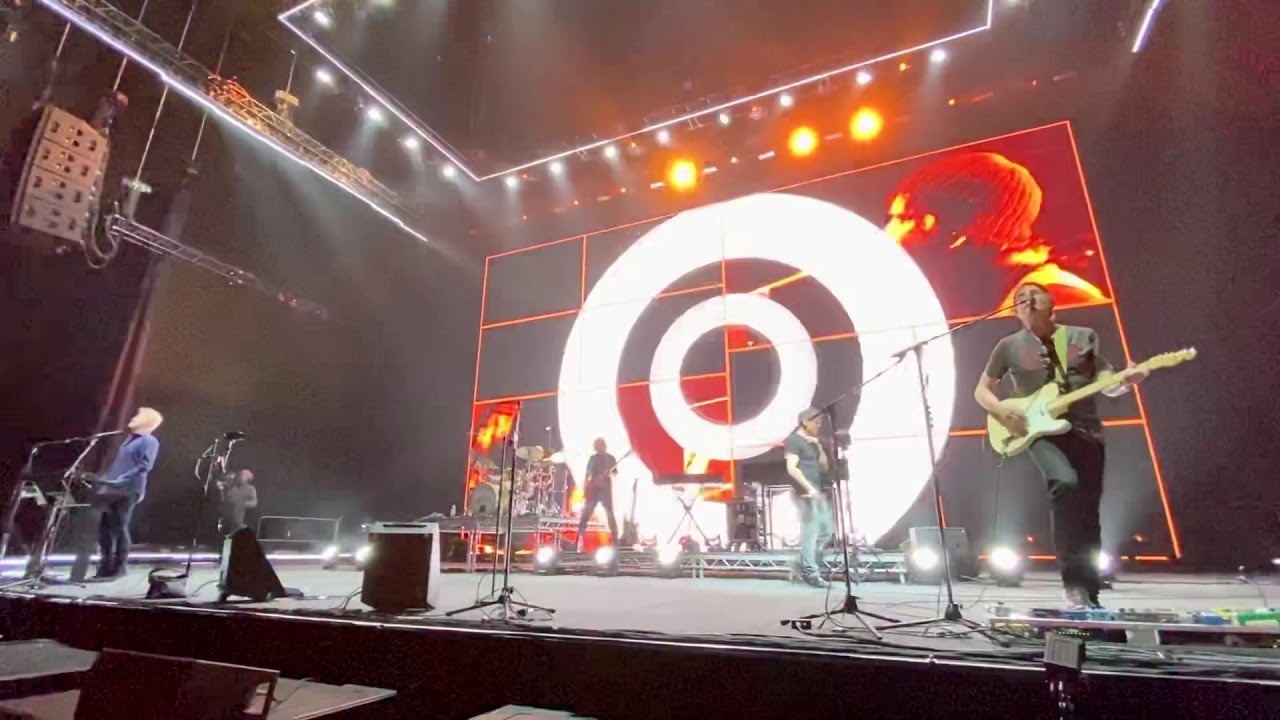 A-ha - The Living Daylights (live in Amsterdam) - YouTube