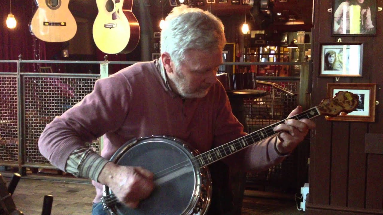 Rory O'Donovan playing a Bacon & Day Banjo - YouTube